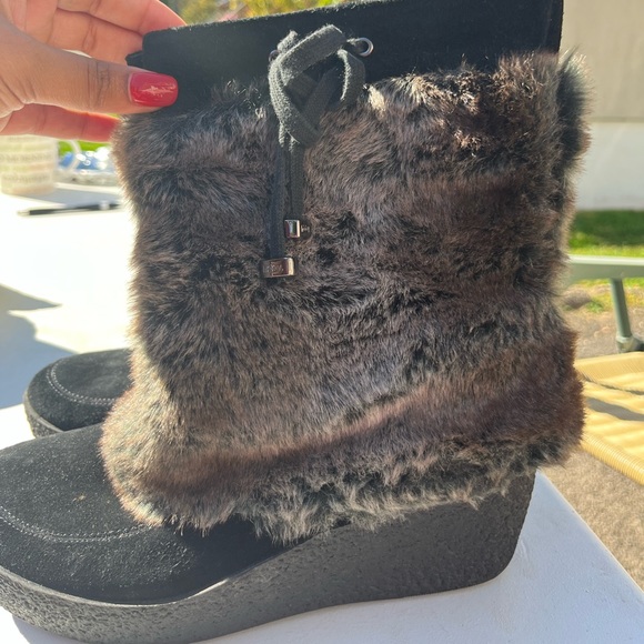 libby. edelman | Shoes | Libby Edelman Swiss Faux Fur Fluffy Suede ...